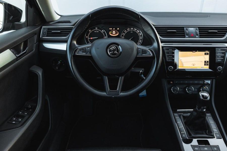 Melns Skoda SuperB 2016 Ventspils, ar dzinēja tilpumu 2.00 L un nobraukumu 175 tūkst. km par 11650 €, foto 16 vietnē AUTOMOTO.COM.LV