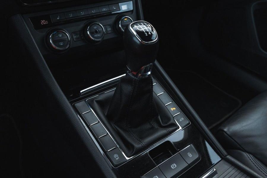Melns Skoda SuperB 2016 Ventspils, ar dzinēja tilpumu 2.00 L un nobraukumu 175 tūkst. km par 11650 €, foto 24 vietnē AUTOMOTO.COM.LV