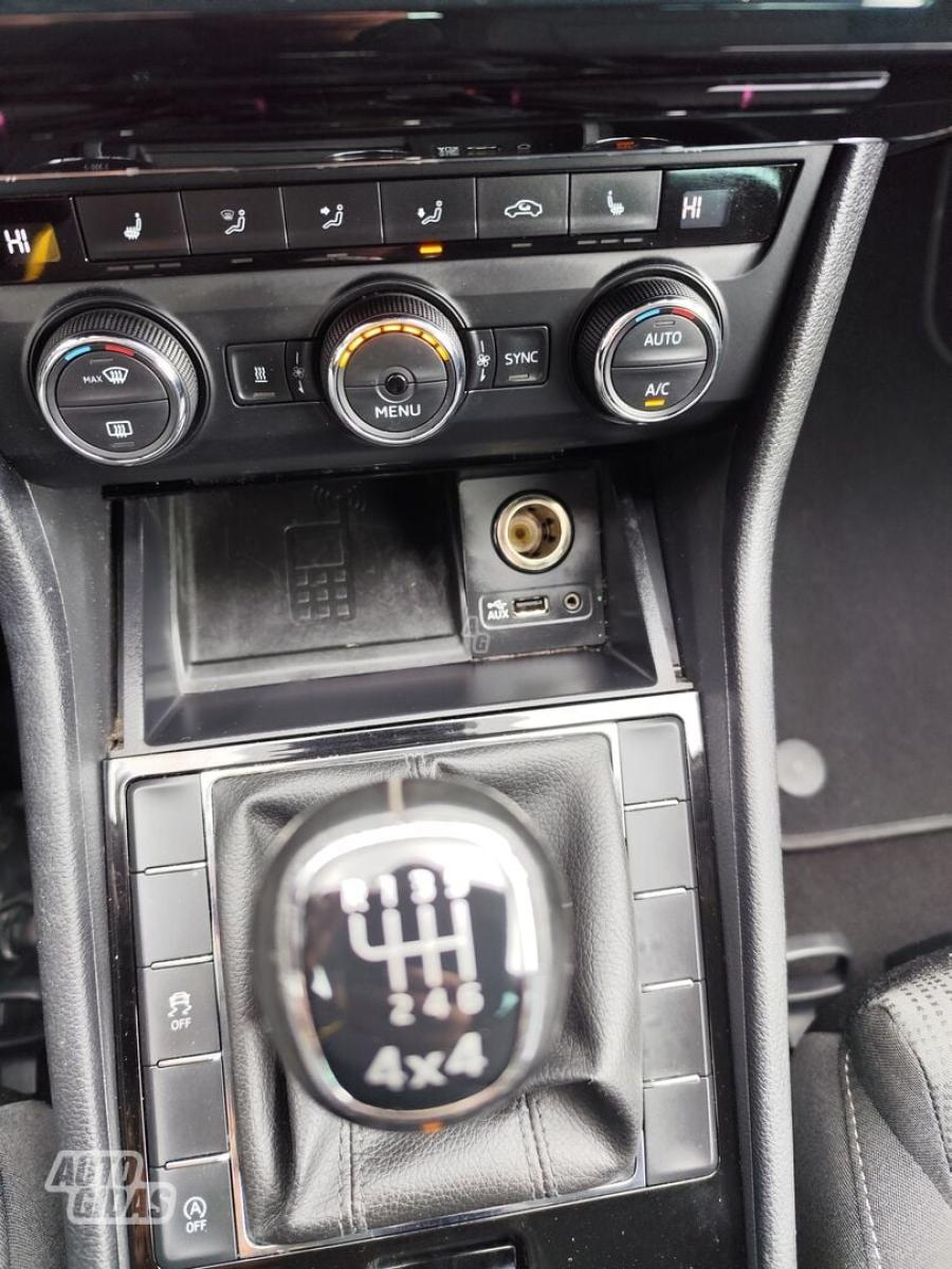 Black Skoda SuperB 2016 in Utena, with an engine capacity of 2.00 L and mileage of 240 thousand km for 10290 €, photo 23 on AUTOMOTO.COM.LV