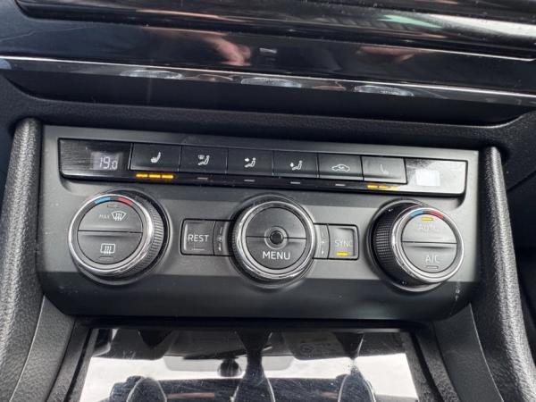 Melns Skoda SuperB 2016 Rīga, ar dzinēja tilpumu 2.00 L un nobraukumu 242 tūkst. km par 11300 €, foto 2 vietnē AUTOMOTO.COM.LV