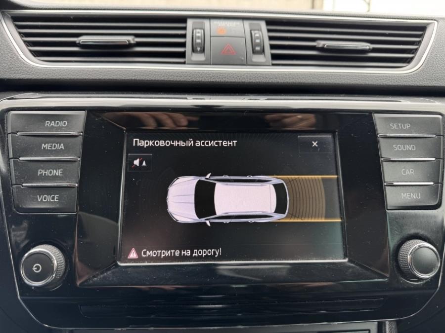 Black Skoda SuperB 2016 in Riga, with an engine capacity of 2.00 L and mileage of 242 thousand km for 11300 €, photo 4 on AUTOMOTO.COM.LV