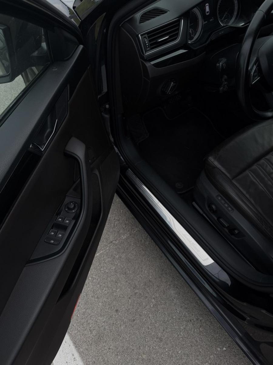 Melns Skoda SuperB 2016 Tallina, ar dzinēja tilpumu 2.00 L un nobraukumu 290 tūkst. km par 17000 €, foto 21 vietnē AUTOMOTO.COM.LV