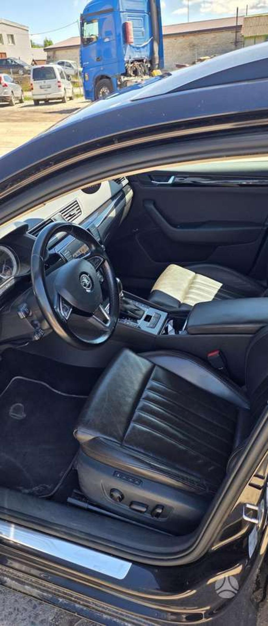 Black Skoda SuperB 2016 in Kretinga, with an engine capacity of 1.97 L and mileage of 245 thousand km for 10890 €, photo 6 on AUTOMOTO.COM.LV