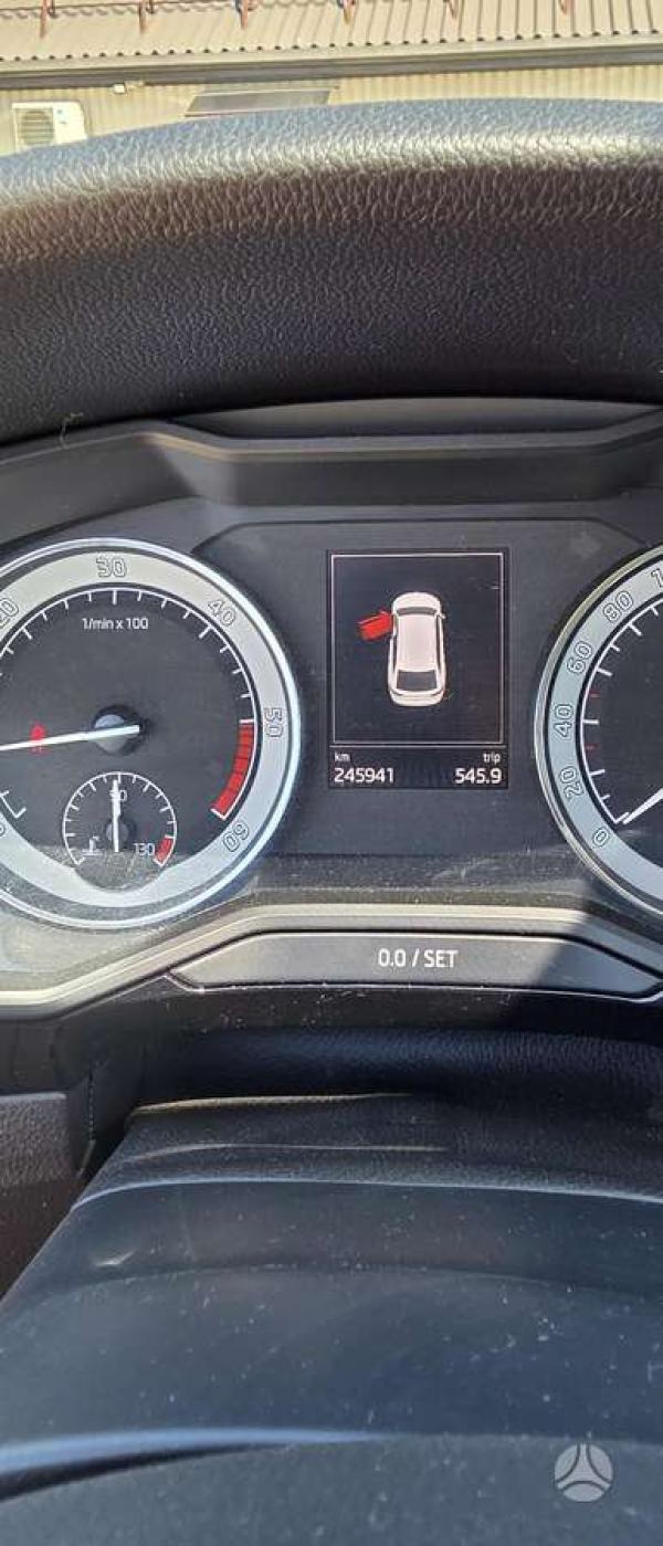 Black Skoda SuperB 2016 in Kretinga, with an engine capacity of 1.97 L and mileage of 245 thousand km for 10890 €, photo 8 on AUTOMOTO.COM.LV