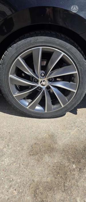 Black Skoda SuperB 2016 in Kretinga, with an engine capacity of 1.97 L and mileage of 245 thousand km for 10890 €, photo 12 on AUTOMOTO.COM.LV