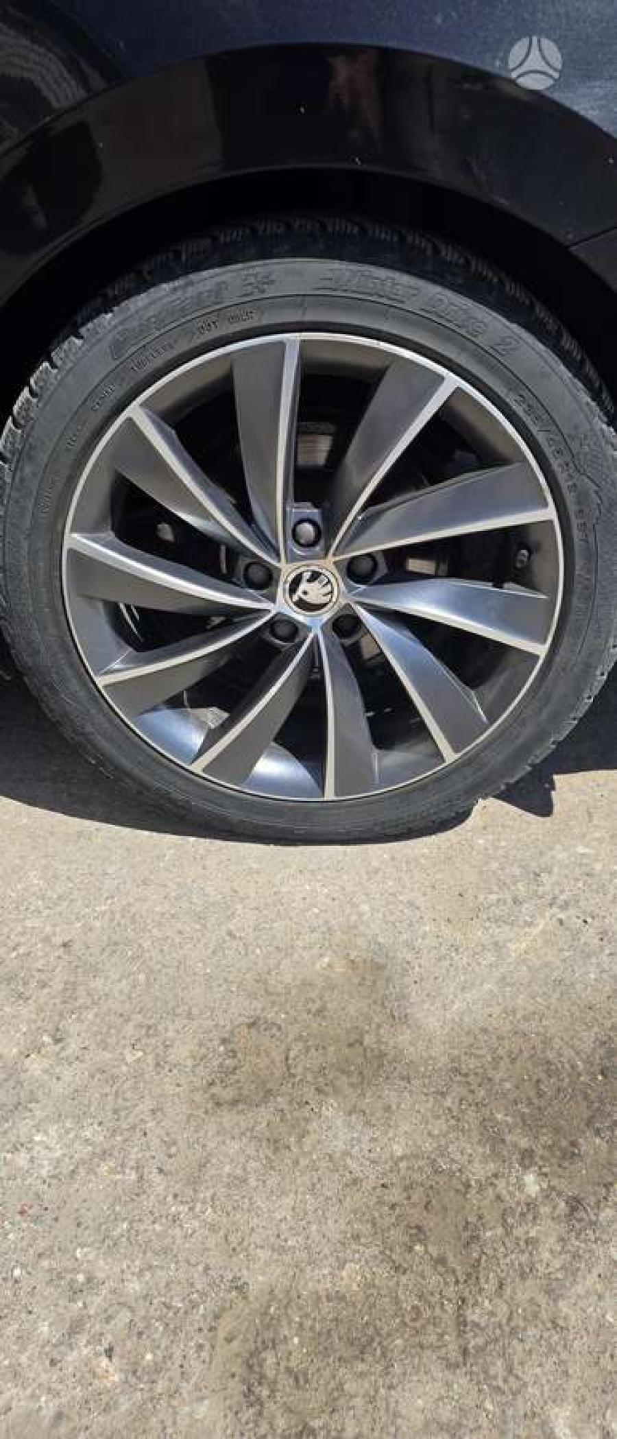 Black Skoda SuperB 2016 in Kretinga, with an engine capacity of 1.97 L and mileage of 245 thousand km for 10890 €, photo 12 on AUTOMOTO.COM.LV