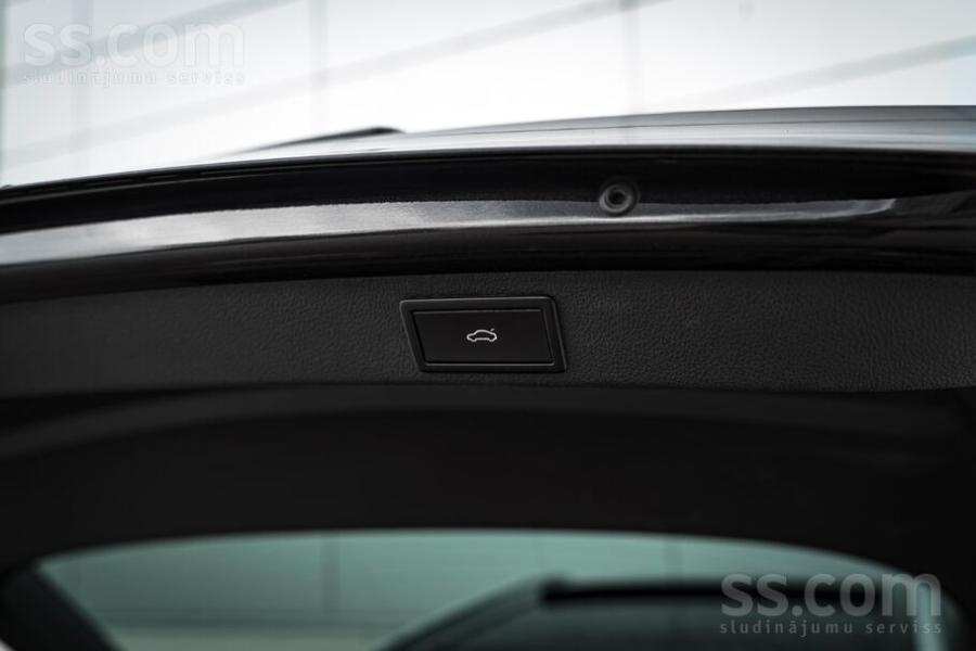 Black Skoda SuperB 2016 in Riga, with an engine capacity of 1.60 L and mileage of 203 thousand km for 11900 €, photo 10 on AUTOMOTO.COM.LV