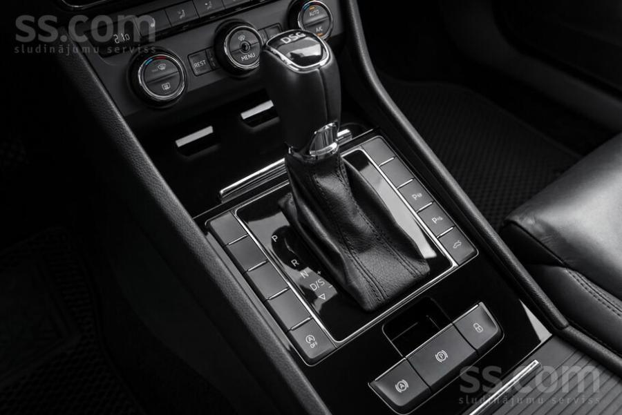 Black Skoda SuperB 2016 in Riga, with an engine capacity of 1.60 L and mileage of 203 thousand km for 11900 €, photo 22 on AUTOMOTO.COM.LV