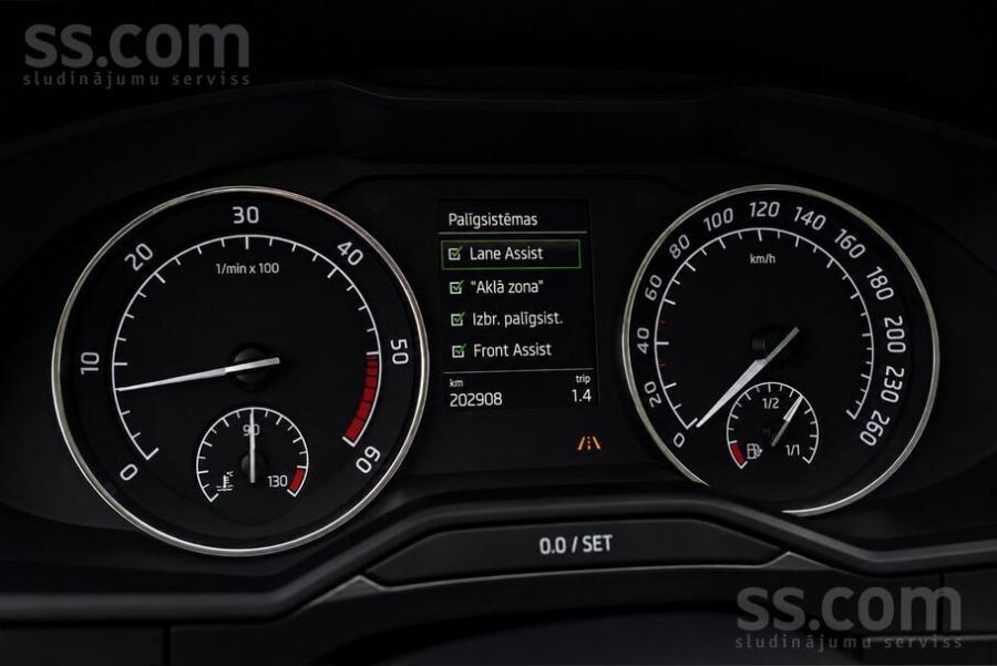Black Skoda SuperB 2016 in Riga, with an engine capacity of 1.60 L and mileage of 203 thousand km for 11900 €, photo 28 on AUTOMOTO.COM.LV
