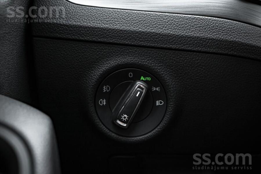 Black Skoda SuperB 2016 in Riga, with an engine capacity of 1.60 L and mileage of 203 thousand km for 11900 €, photo 30 on AUTOMOTO.COM.LV
