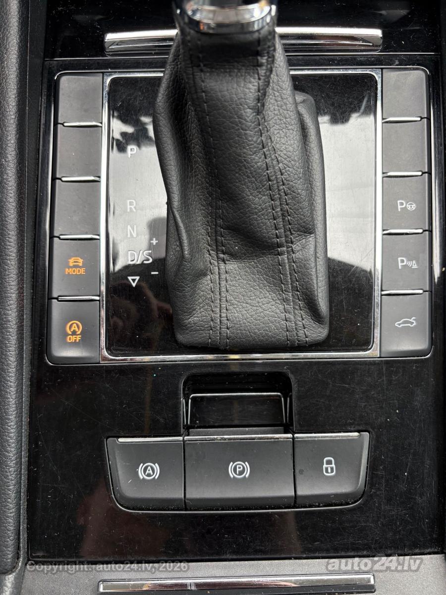 Black Skoda SuperB 2016 in Tartu, with an engine capacity of 2.00 L and mileage of 357 thousand km for 10500 €, photo 11 on AUTOMOTO.COM.LV