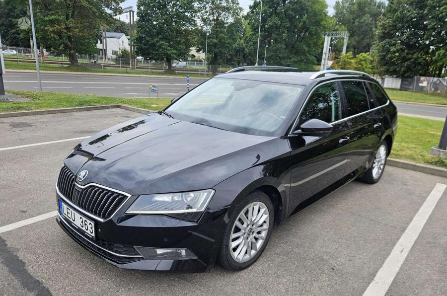 Black Skoda SuperB 2016 in Vilnius, with an engine capacity of 1.97 L and mileage of 280 thousand km for 10600 €, photo 1 on AUTOMOTO.COM.LV