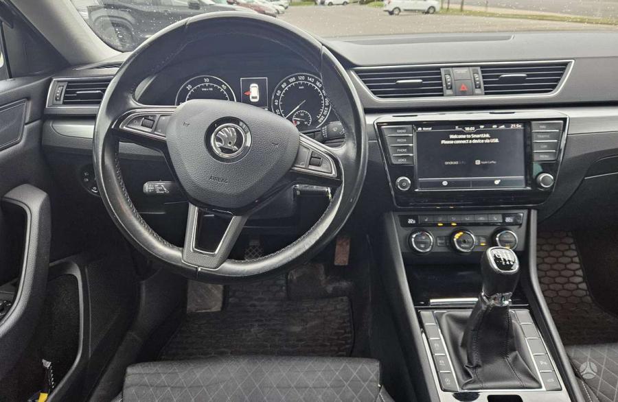 Black Skoda SuperB 2016 in Vilnius, with an engine capacity of 1.97 L and mileage of 280 thousand km for 10600 €, photo 5 on AUTOMOTO.COM.LV
