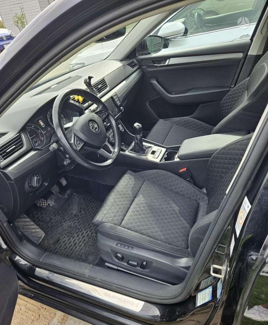Black Skoda SuperB 2016 in Vilnius, with an engine capacity of 1.97 L and mileage of 280 thousand km for 10600 €, photo 7 on AUTOMOTO.COM.LV