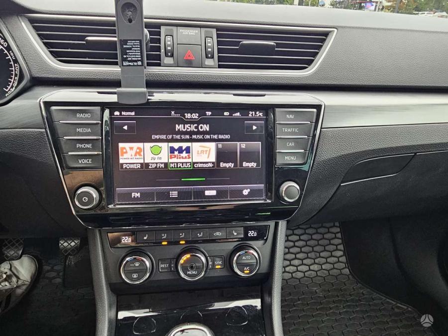Black Skoda SuperB 2016 in Vilnius, with an engine capacity of 1.97 L and mileage of 280 thousand km for 10600 €, photo 10 on AUTOMOTO.COM.LV