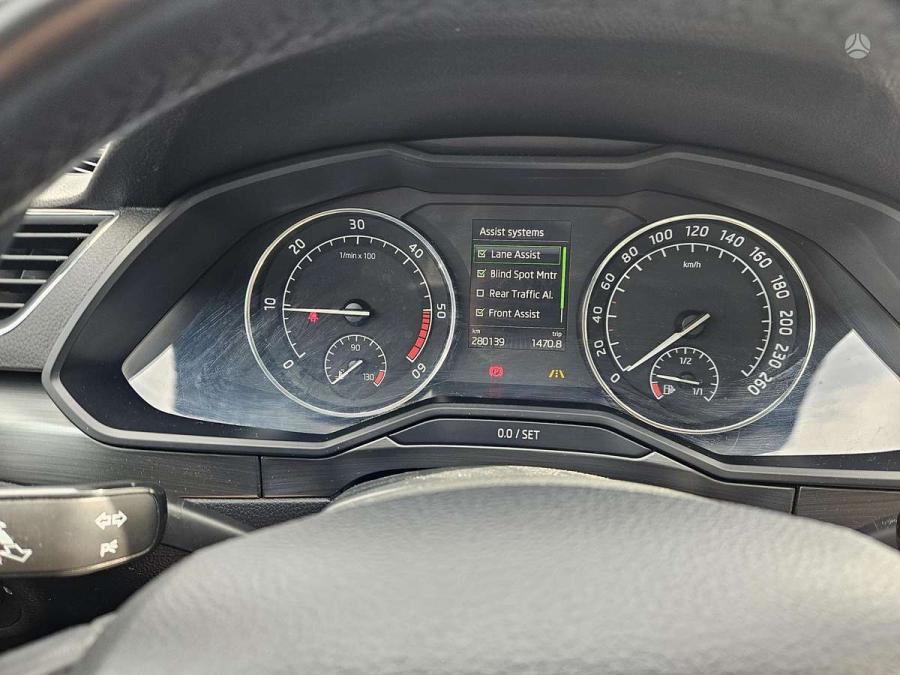 Black Skoda SuperB 2016 in Vilnius, with an engine capacity of 1.97 L and mileage of 280 thousand km for 10600 €, photo 11 on AUTOMOTO.COM.LV