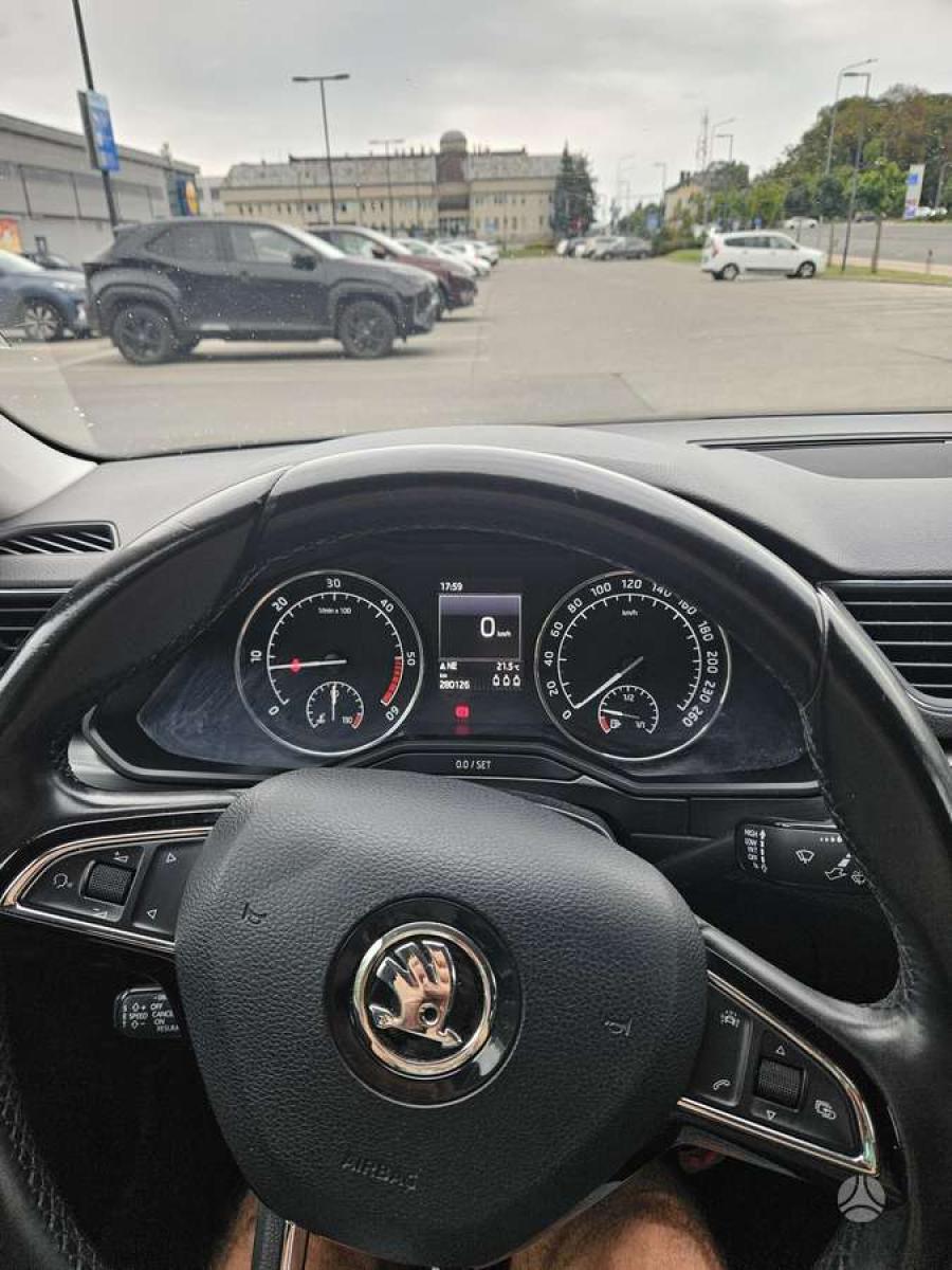 Black Skoda SuperB 2016 in Vilnius, with an engine capacity of 1.97 L and mileage of 280 thousand km for 10600 €, photo 13 on AUTOMOTO.COM.LV