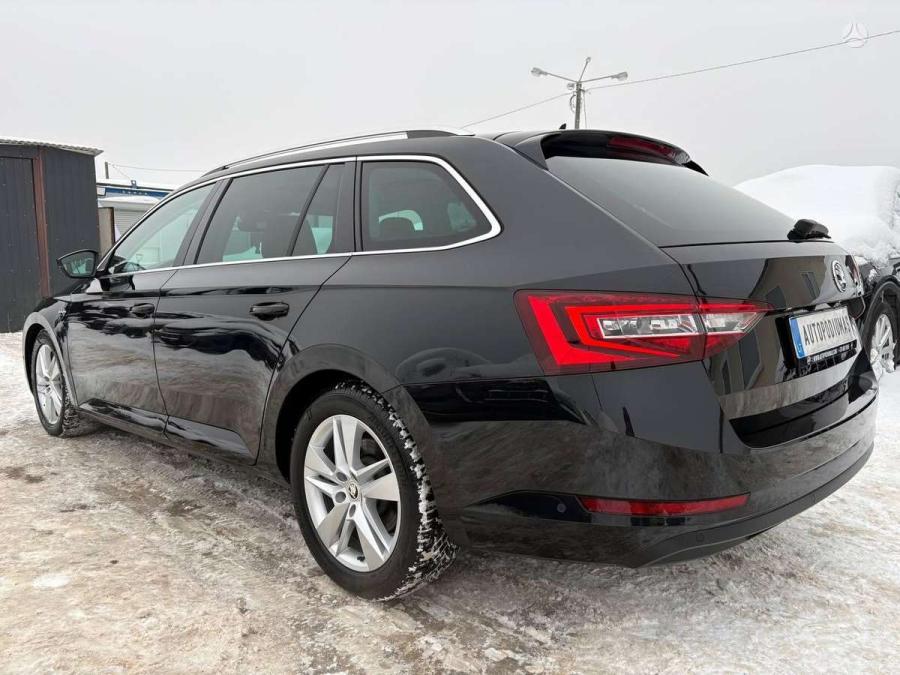 Black Skoda SuperB 2017 in Vilnius, with an engine capacity of 1.97 L and mileage of 282 thousand km for 11150 €, photo 2 on AUTOMOTO.COM.LV