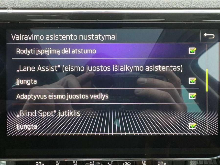 Black Skoda SuperB 2017 in Vilnius, with an engine capacity of 1.97 L and mileage of 282 thousand km for 11150 €, photo 20 on AUTOMOTO.COM.LV