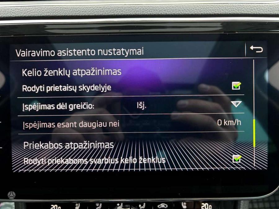 Black Skoda SuperB 2017 in Vilnius, with an engine capacity of 1.97 L and mileage of 282 thousand km for 11150 €, photo 21 on AUTOMOTO.COM.LV