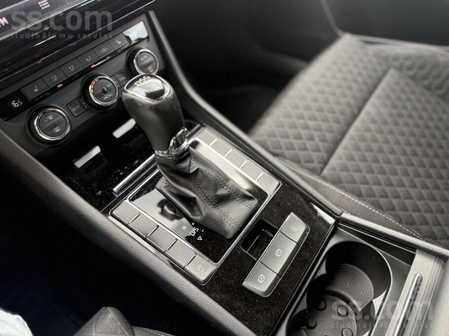 Melns Skoda SuperB 2017 Ogre, ar dzinēja tilpumu 1.60 L un nobraukumu 260 tūkst. km par 11999 €, foto 17 vietnē AUTOMOTO.COM.LV