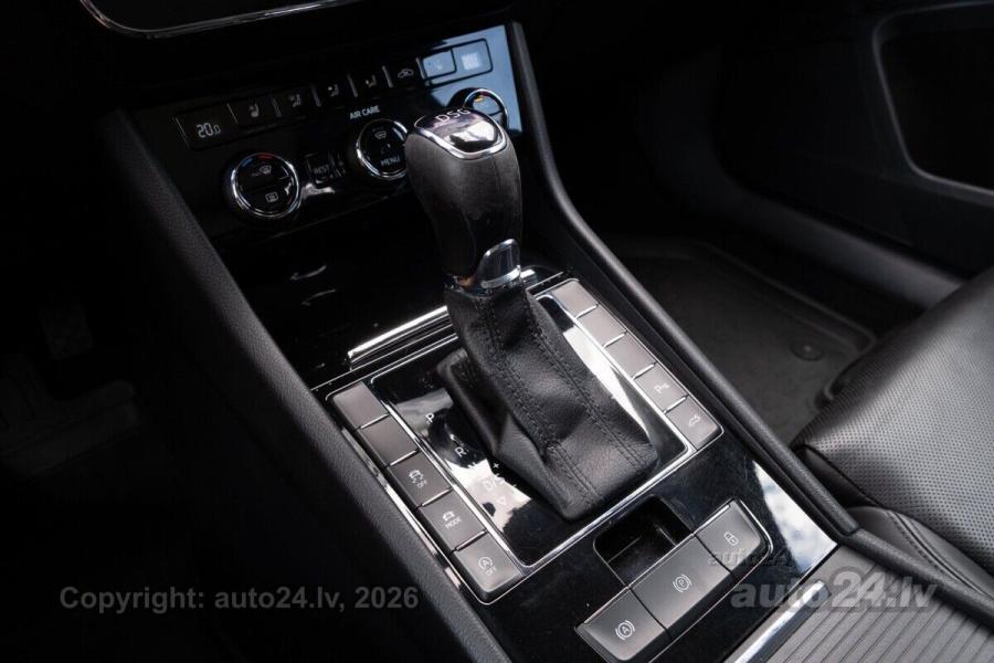 Black Skoda SuperB 2017 in Riga, with an engine capacity of 2.00 L and mileage of 309 thousand km for 11950 €, photo 17 on AUTOMOTO.COM.LV