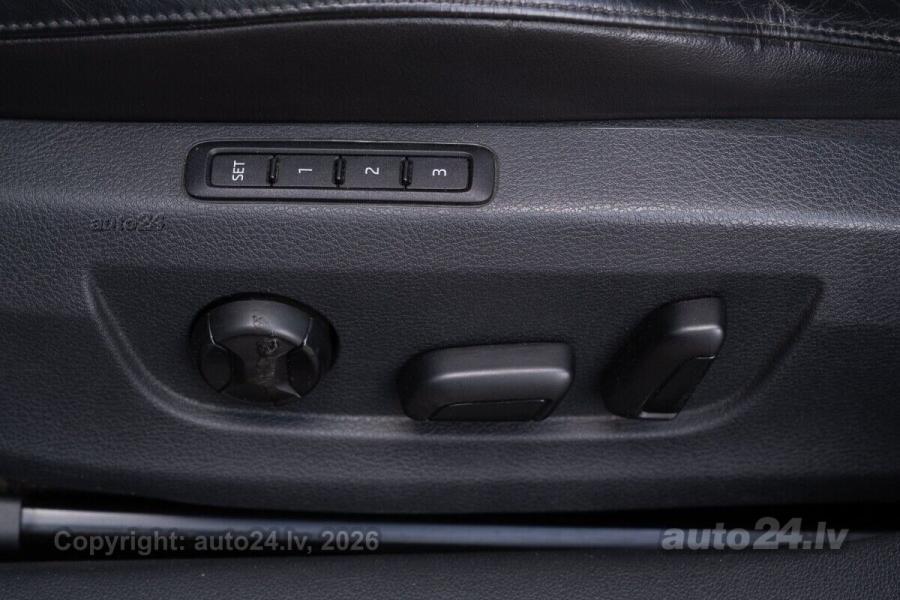 Black Skoda SuperB 2017 in Riga, with an engine capacity of 2.00 L and mileage of 309 thousand km for 11950 €, photo 27 on AUTOMOTO.COM.LV
