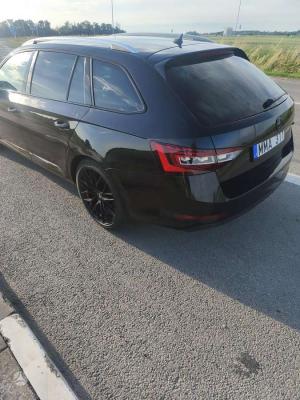Black Skoda SuperB 2017 in Marijampole, with an engine capacity of 1.97 L and mileage of 338 thousand km for 11000 €, photo 3 on AUTOMOTO.COM.LV