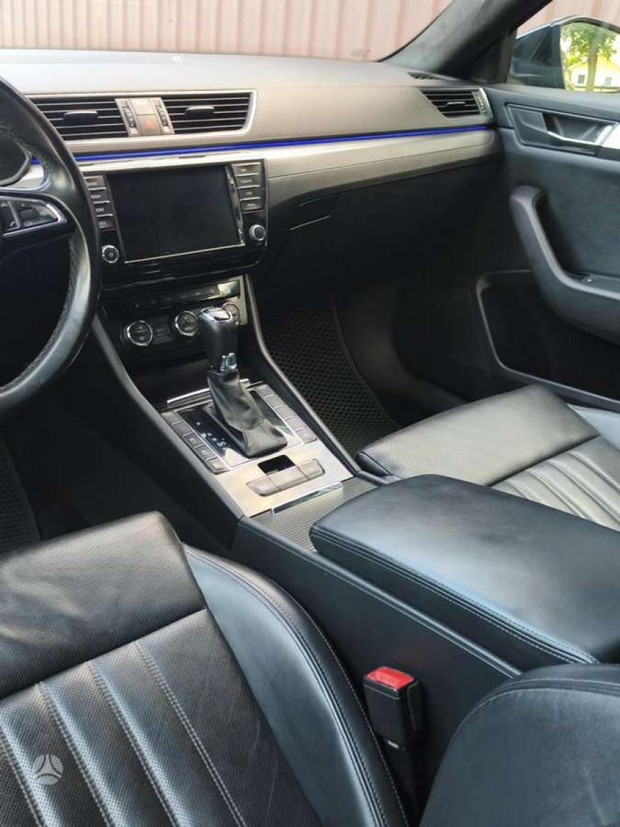 Black Skoda SuperB 2017 in Marijampole, with an engine capacity of 1.97 L and mileage of 338 thousand km for 11000 €, photo 10 on AUTOMOTO.COM.LV