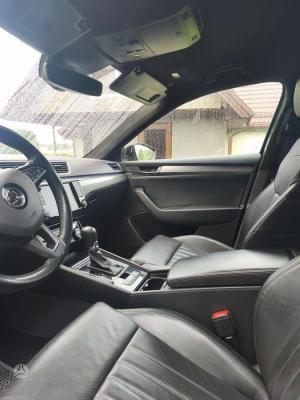 Black Skoda SuperB 2017 in Marijampole, with an engine capacity of 1.97 L and mileage of 338 thousand km for 11000 €, photo 14 on AUTOMOTO.COM.LV