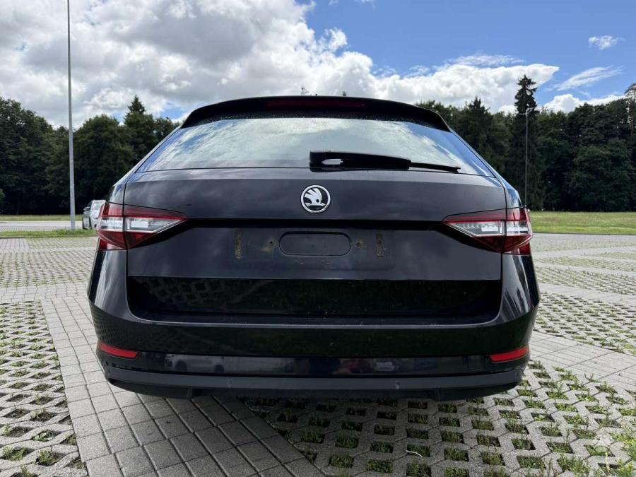Black Skoda SuperB 2017 in Kaunas, with an engine capacity of 1.97 L and mileage of 336 thousand km for 8600 €, photo 19 on AUTOMOTO.COM.LV