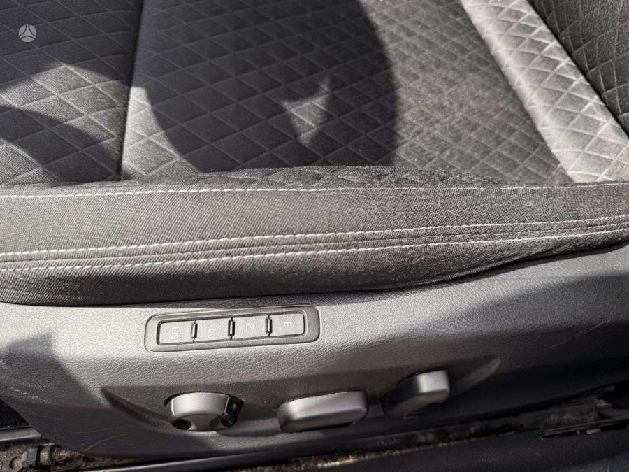 Black Skoda SuperB 2017 in Kaunas, with an engine capacity of 1.97 L and mileage of 336 thousand km for 8600 €, photo 21 on AUTOMOTO.COM.LV