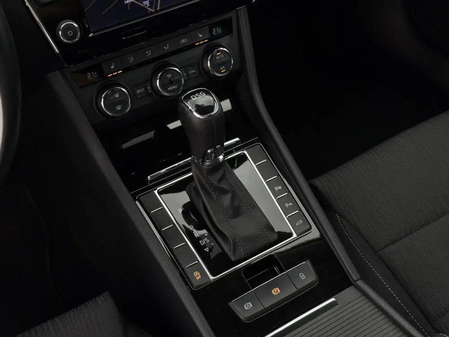 Melns Skoda SuperB 2017 Rēzekne, ar dzinēja tilpumu 2.00 L un nobraukumu 236 tūkst. km par 11590 €, foto 24 vietnē AUTOMOTO.COM.LV