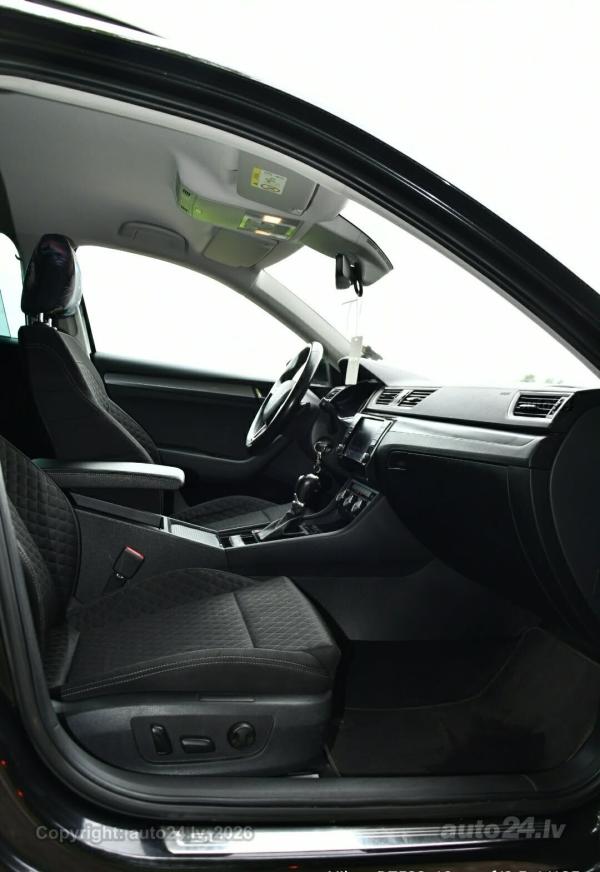 Black Skoda SuperB 2017 in Tallinn, with an engine capacity of 2.00 L and mileage of 265 thousand km for 12399 €, photo 7 on AUTOMOTO.COM.LV