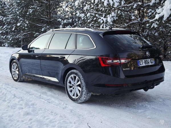 Black Skoda SuperB 2018 in Vilnius, with an engine capacity of 1.97 L and mileage of 216 thousand km for 12800 €, photo 5 on AUTOMOTO.COM.LV