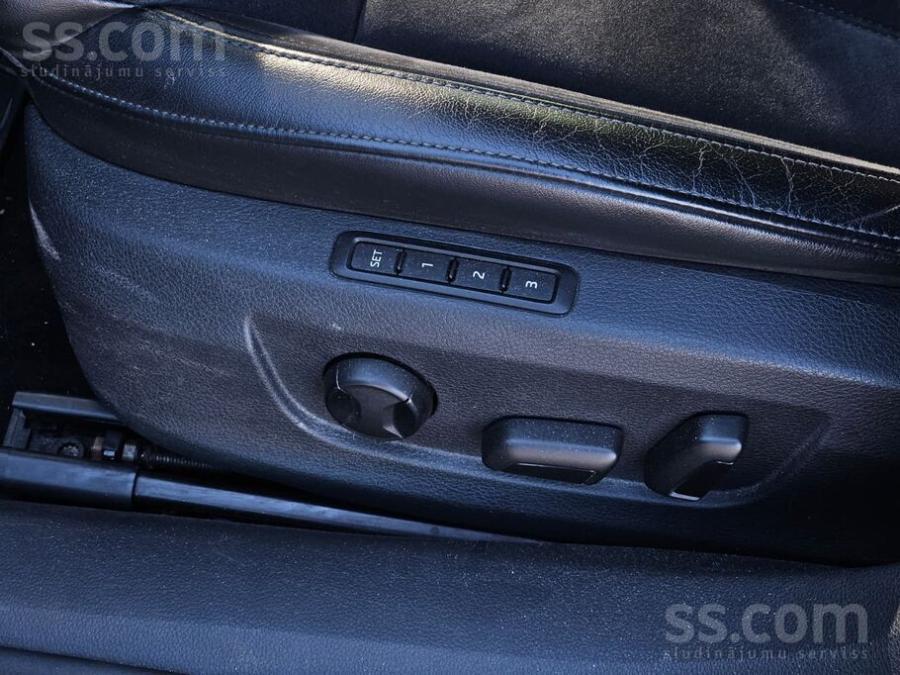 Black Skoda SuperB 2018 in Riga, with an engine capacity of 2.00 L and mileage of 406 thousand km for 9500 €, photo 11 on AUTOMOTO.COM.LV