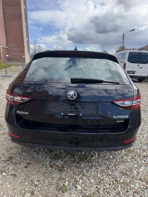 Black Skoda SuperB 2018 in Klaipeda, with an engine capacity of 1.97 L and mileage of 241 thousand km for 8999 €, photo 6 on AUTOMOTO.COM.LV