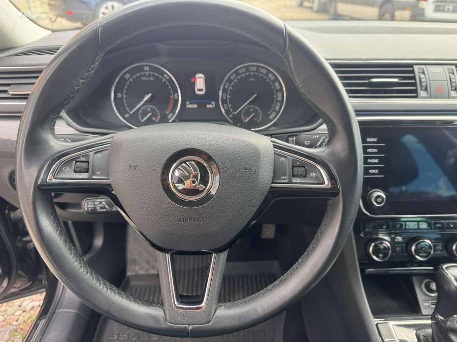 Melns Skoda SuperB 2018 Klaipėda, ar dzinēja tilpumu 1.97 L un nobraukumu 241 tūkst. km par 8999 €, foto 13 vietnē AUTOMOTO.COM.LV