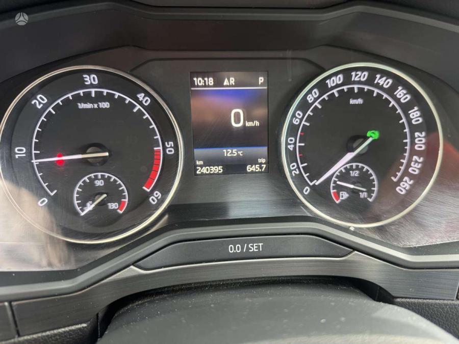Melns Skoda SuperB 2018 Klaipėda, ar dzinēja tilpumu 1.97 L un nobraukumu 241 tūkst. km par 8999 €, foto 16 vietnē AUTOMOTO.COM.LV