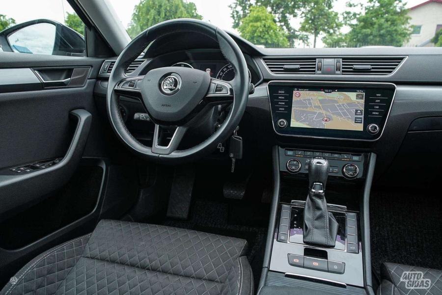 Melns Skoda SuperB 2018 Kauņa, ar dzinēja tilpumu 2.00 L un nobraukumu 184 tūkst. km par 14250 €, foto 18 vietnē AUTOMOTO.COM.LV