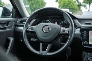 Melns Skoda SuperB 2018 Kauņa, ar dzinēja tilpumu 2.00 L un nobraukumu 184 tūkst. km par 14250 €, foto 19 vietnē AUTOMOTO.COM.LV