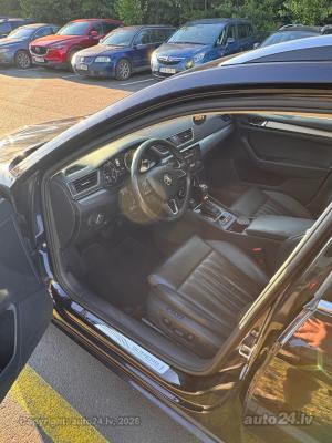 Black Skoda SuperB 2018 in Tallinn, with an engine capacity of 1.60 L and mileage of 218 thousand km for 12500 €, photo 8 on AUTOMOTO.COM.LV