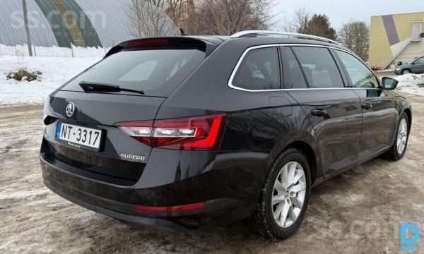 Black Skoda SuperB 2019 in Talsi, with an engine capacity of 2.00 L and mileage of 273 thousand km for 15550 €, photo 4 on AUTOMOTO.COM.LV
