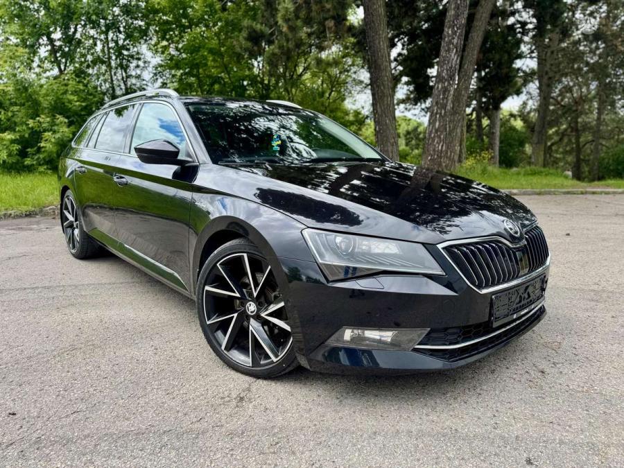 Black Skoda SuperB 2019 in Vilnius, with an engine capacity of 1.97 L and mileage of 267 thousand km for 11900 €, photo 1 on AUTOMOTO.COM.LV