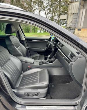 Black Skoda SuperB 2019 in Vilnius, with an engine capacity of 1.97 L and mileage of 267 thousand km for 11900 €, photo 14 on AUTOMOTO.COM.LV