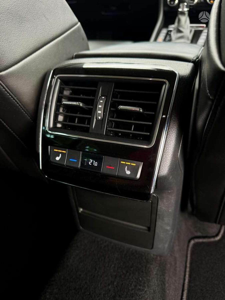 Black Skoda SuperB 2019 in Vilnius, with an engine capacity of 1.97 L and mileage of 267 thousand km for 11900 €, photo 17 on AUTOMOTO.COM.LV