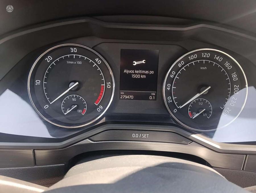 Black Skoda SuperB 2019 in Utena, with an engine capacity of 1.97 L and mileage of 275 thousand km for 12990 €, photo 21 on AUTOMOTO.COM.LV