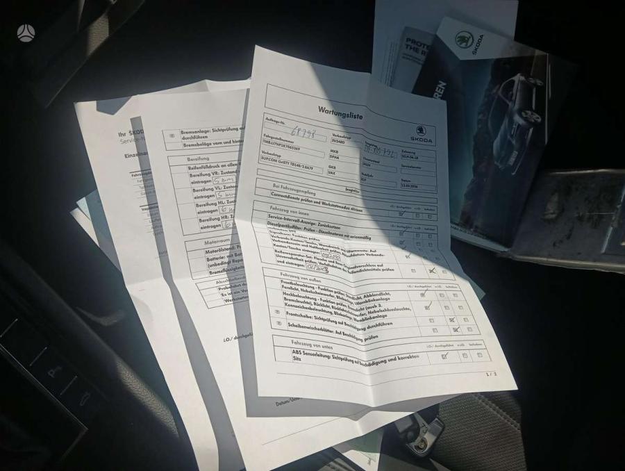 Black Skoda SuperB 2019 in Utena, with an engine capacity of 1.97 L and mileage of 275 thousand km for 12990 €, photo 26 on AUTOMOTO.COM.LV