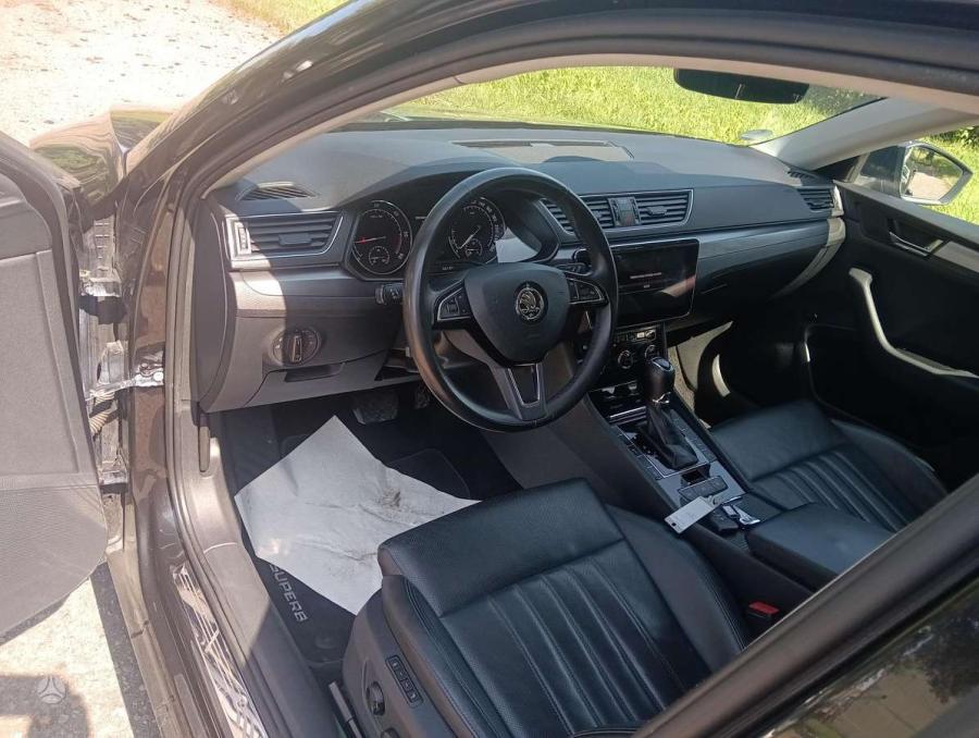 Black Skoda SuperB 2019 in Utena, with an engine capacity of 1.97 L and mileage of 275 thousand km for 12990 €, photo 15 on AUTOMOTO.COM.LV