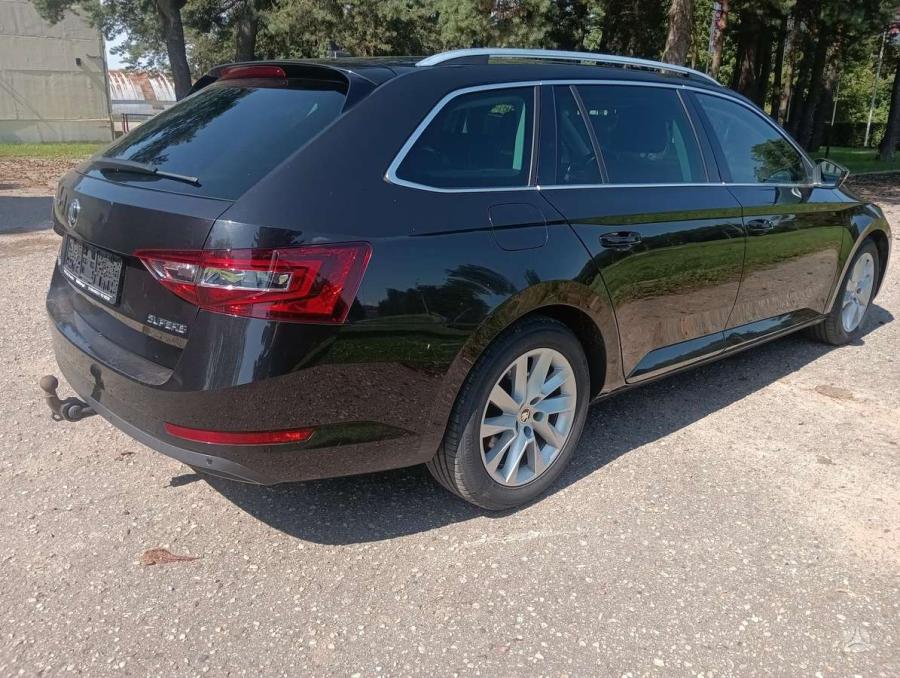 Black Skoda SuperB 2019 in Utena, with an engine capacity of 1.97 L and mileage of 275 thousand km for 12990 €, photo 16 on AUTOMOTO.COM.LV